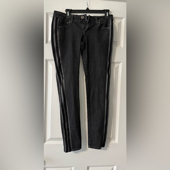 Tyte Jeans | Jeans | Tyte Skinny Jeans Are A Junior Size 7 | Poshmark